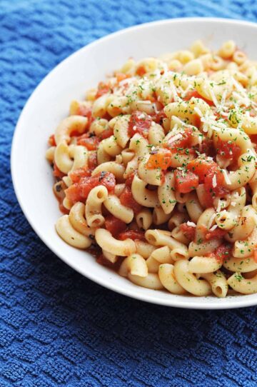 Macaroni and Tomatoes (easy w/ few ingredients) - Savory With Soul